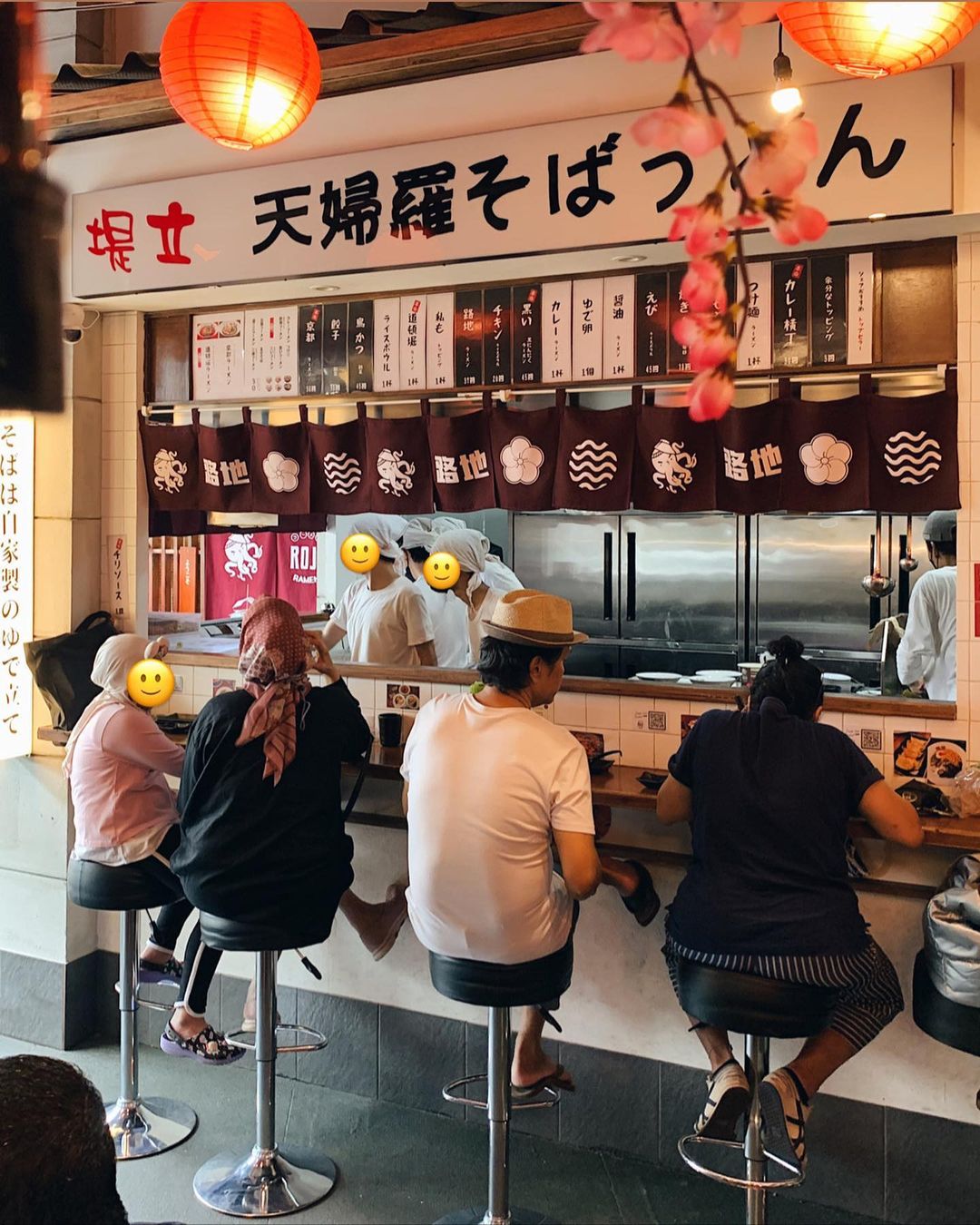 Roji Ramen Kamaja - Kuliner dengan Suasana Gang Jepang